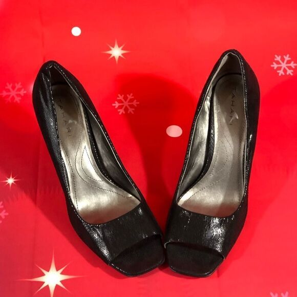 Tahari | Shoes | Tahari Heelssize 65 | Poshmark